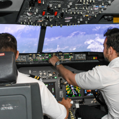 Simulatoare de zbor | Academia de aviație JETAV