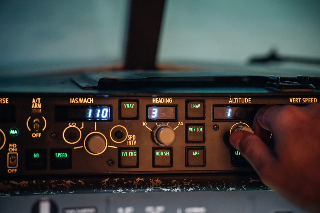 Pilot Training for Type Raiting B737 - JETAV School